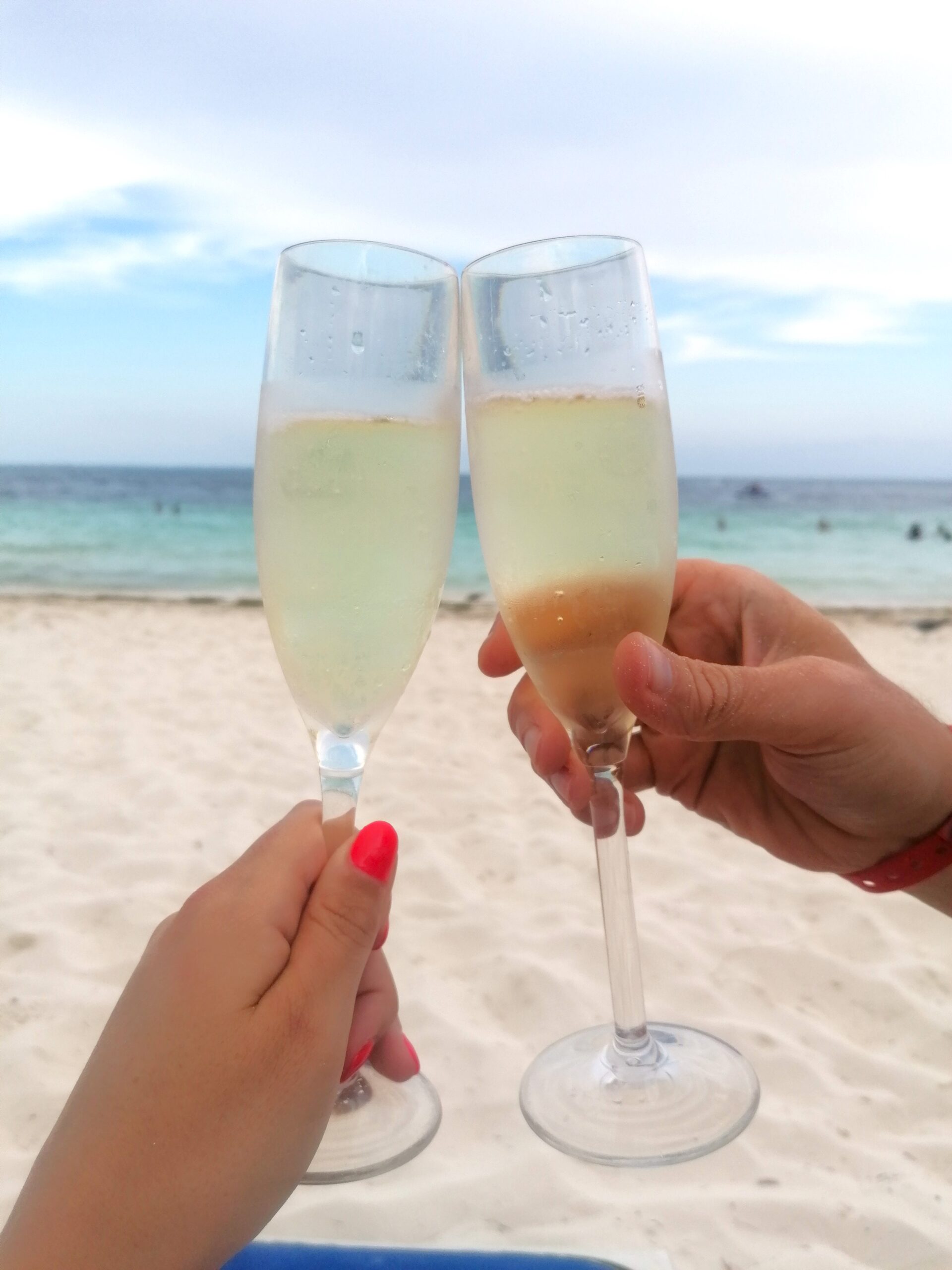 Bars and Drinks At The Riu Caribe - The Travels of Mrs B
